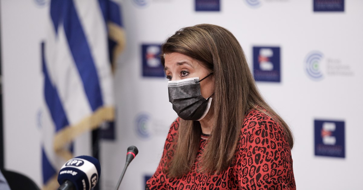 Παπαευαγγέλου: Γιατί συνεχίζονται οι εμβολιασμοί AstraZeneca στους κάτω ...