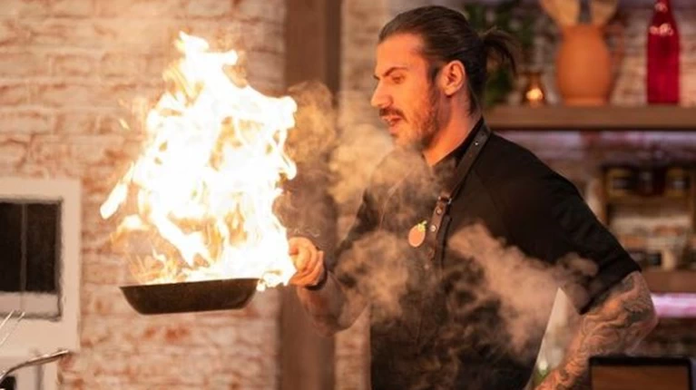 MasterChef: "Νιώθω σαν τον Βόλντεμορτ" - Το τρολάρισμα του Άκη ...